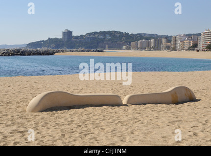 Der Strand und die Stadt von Palamos an der Costa Brava in Spanien ...