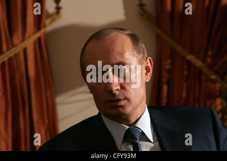 Der russische Präsident Vladimir Putin in seiner Residenz Novo Ogaryovo ...