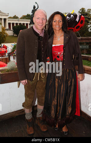 Matthias Sammer, Sportdirektor des FC Bayern Muenchen besucht mit ...