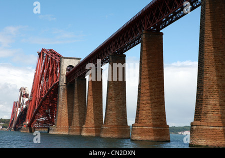 Forth Bridge oder Forth Rail Bridge, Eisenbahn Brücke über den Firth ...