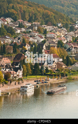 Blick auf den Neckar und Neckarsteinach aus Hinterburg Burg, Hessen ...