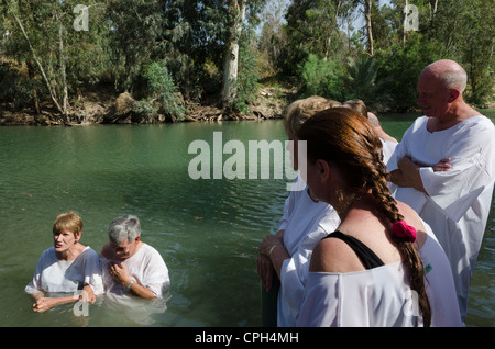 Taufe im Fluss Jordan, Israel Stockfotografie - Alamy
