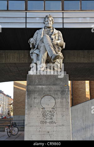 Statue von Georg-Simon-Ohm vor der TU München, TU, München, Bayern ...
