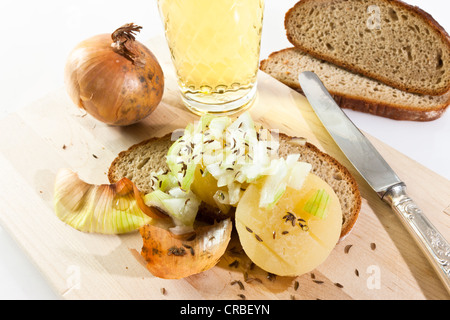Traditionelles Gericht aus Frankfurt, gewürzt, deutscher Hand Käse oder ...