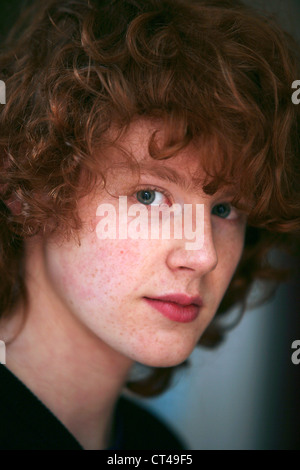 PORTRÄT EINES JUNGEN 14 JAHRE ALT Stockfotografie - Alamy