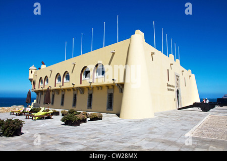 Praia da Cresmina mit Fortaleza do Guincho (alte Festung - heute ein Hotel) (und Guincho Strand ...