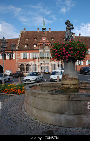 Rathaus in Barr, Elsass, Frankreich Stockfotografie - Alamy