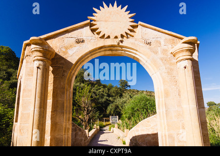 Eintritt in Lalish Yeziden Tempel, heiligste Heiligtum der yezidis in ...
