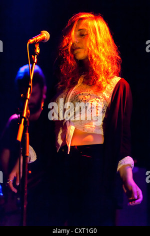 Die griechische Band "Keep Shelly in Athens", Liveauftritte im ...