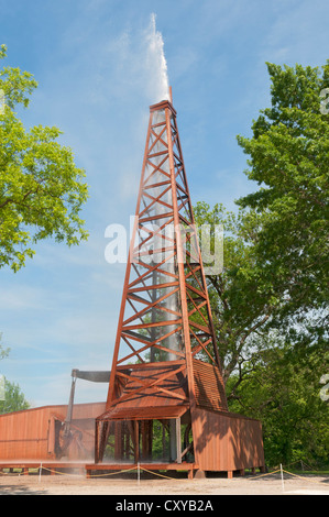 Erste kommerzielle Ölquelle in den Vereinigten Staaten, gebaut von ...