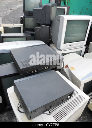 Stapel alte Monitore Recycling Stockfotografie - Alamy
