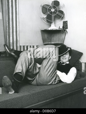 PAT BOONE U.S. Sänger und Schauspieler mit Enzo Ferrari ca. 1965 ...