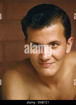 PAT BOONE U.S. Sänger und Schauspieler mit Enzo Ferrari ca. 1965 ...