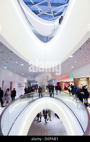 Wien, Wiener Bahnhof und Einkaufszentrum Wien Mitte - The Mall ...