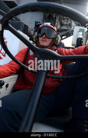 Aviation Boatswain's Mate Airman Matthew T. Finnerty aus Scituate ...