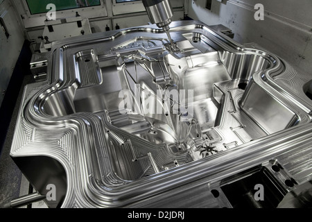 Riedlingen, Deutschland, Herstellung einer Druckguss-Form ...