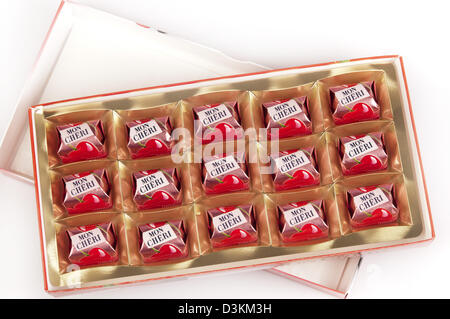Box von Mon Cheri Schokoladen Bonbons Stockfotografie - Alamy