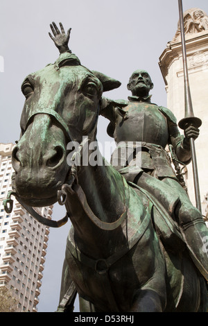 Statue des Don Quijote und Cervantes Denkmal Madrid Spanien ...