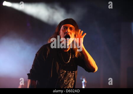 Sänger Nic Mäder von der Schweizer Rockband Gotthard live in der schüür ...