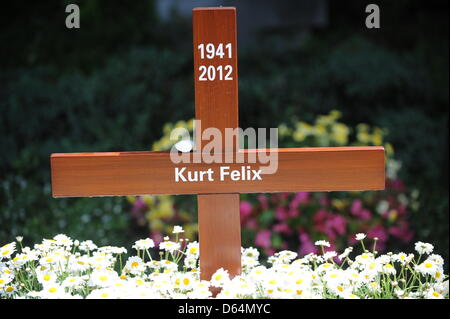 Das Grab des verstorbenen deutschen TV-Moderator Kurt Felix befindet ...