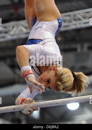Deutsche Turnerin Elisabeth Seitz führt am Schwebebalken während Womans ...