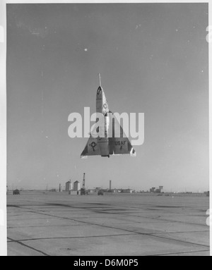 Die Ryan X-13 Vertijet war ein experimentelles vertikales Starts- und ...