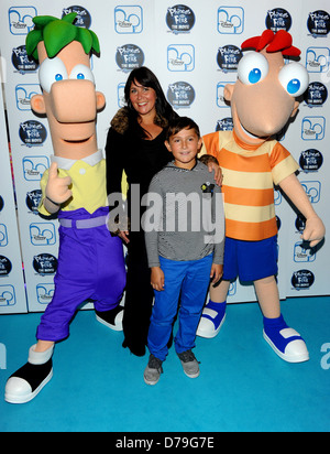 Zoe Tyler The UK-Premiere von Disneys "Phineas und Ferb: über 2 ...