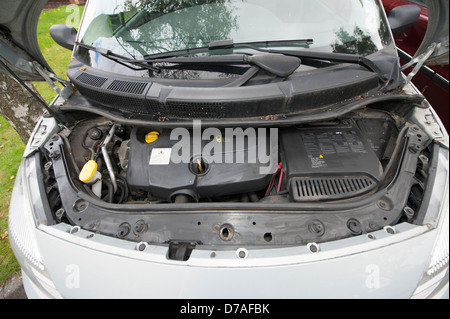 Offenen Motorraum Fach Renault Scenic Car Stockfotografie - Alamy