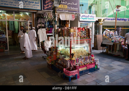 Souk al-Alawi Markt in alte Dschidda (Al-Balad), Jeddah, Saudi Arabien ...