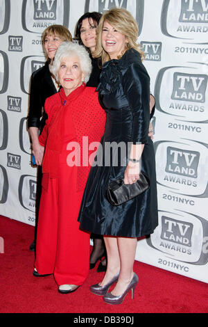 Geri Jewell. Cloris Leachman, Nancy McKeon, Charlotte Rae und Lisa ...