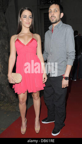 Jessica Lowndes und Dynamo aka Steven Frayne FHM 100 Sexiest Frauen In ...