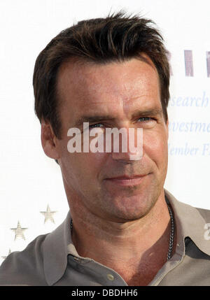David James Elliott der 2. jährliche "große Kämpfer, große Ursache ...