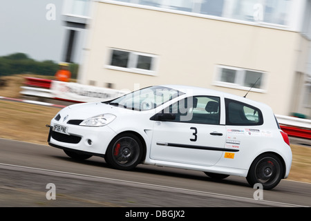 Ein Auto nehmen Abschied in einem Sprint-Event am Wellenplan Circuit ...