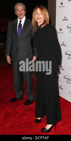 Todd Morgan und Rosanna Arquette Cedars-Sinai Board of Governors ...