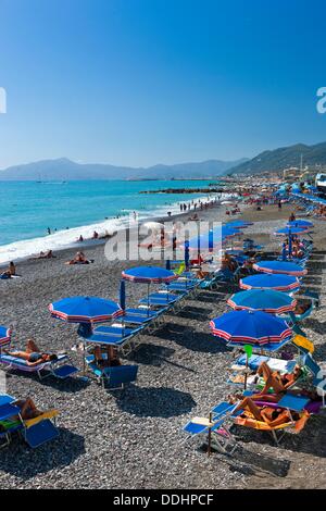 Strand von Cava di Lavagna, Golf von Tigullio, Provinz Genua, Ligurien ...