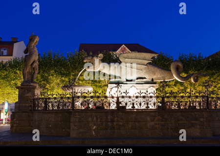 Lindwurmbrunnen Lindwurm Brunnen Klagenfurt Carinthia Austria ...