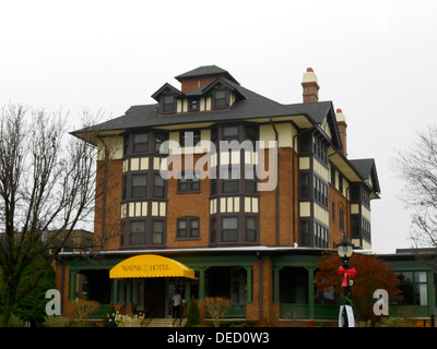 Das Wayne Hotel, das seit 1987 im National Register of Historic Places ...