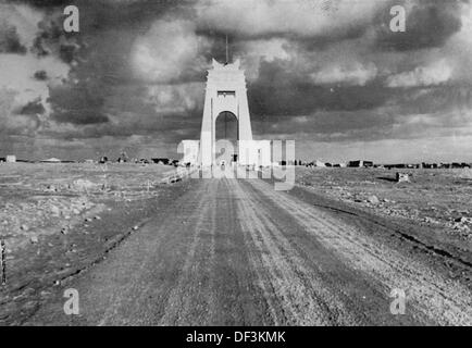 Wehrmacht auf den Arc de Triomphe, 1940 Stockfotografie - Alamy
