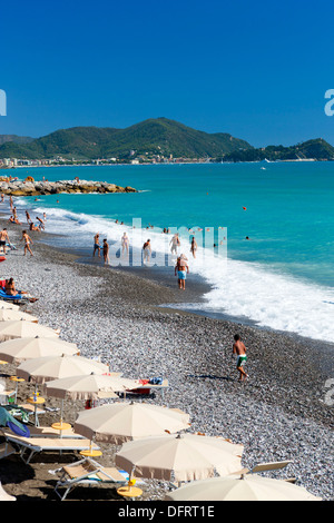 Strand von Cava di Lavagna, Golf von Tigullio, Provinz Genua, Ligurien ...