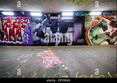 Auf eine Unterführung gemalt Graffiti Darstellung Schauspieler Choi Min ...