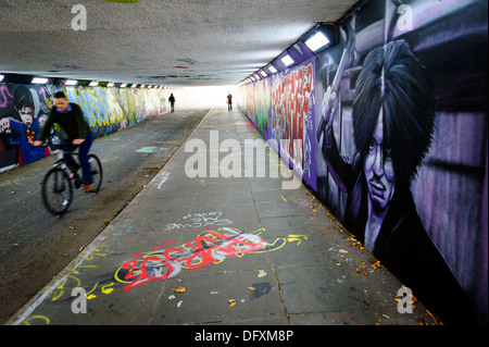 Auf eine Unterführung gemalt Graffiti Darstellung Schauspieler Choi Min ...