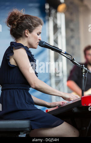 Der Schweizer Sänger und Songwriter Lina Button live auf der Schüür ...