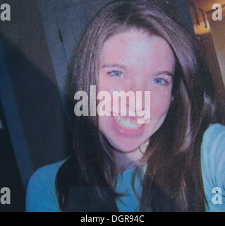 Danvers, Massachusetts, USA. 24. Oktober 2013. Ein ehemaliger Student ...
