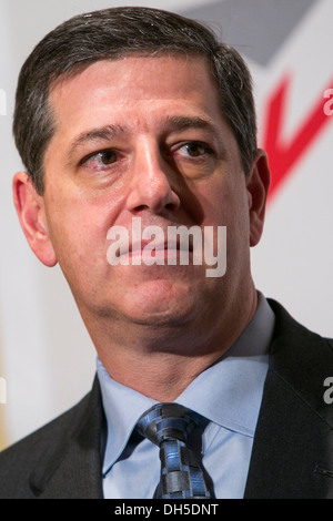 Bill Simon, President and CEO of Wal-Mart U.S., speaks during the ...
