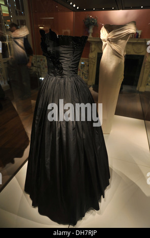 Schwarze Seide Taft Kleid von Emanuel auf Prinzessin Diana erste ...