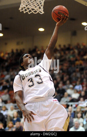 St. Bonaventure Guard/Forward Marquise Simmons (33) ist von hinten in ...