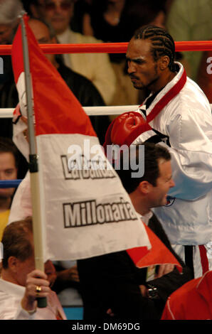 11. Dezember 2004; Las Vegas, NV, USA; MIGUEL COTTO aus Puerto Rico ...
