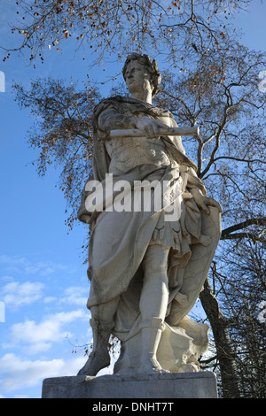 Statue von Julius Caesar von Nicolas Coustou, dem Louvre, Paris ...