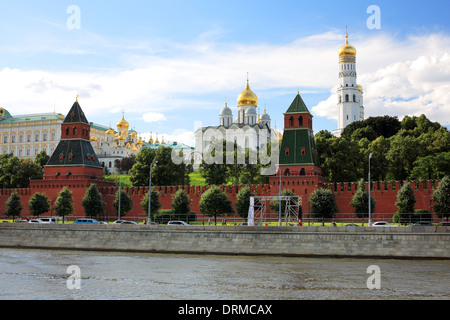 Moskau, Kreml Festung mit Kreml-Palast und Kathedralen innen mit großen ...