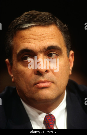 CIA-Direktor George Tenet bezeugt die Bundes zentrale Überprüfung der ...